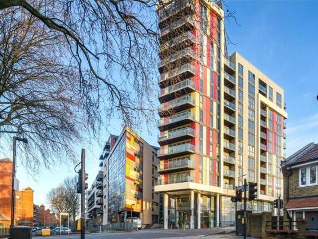 3 Bedroom Apartment Londres Greater London LS99926266