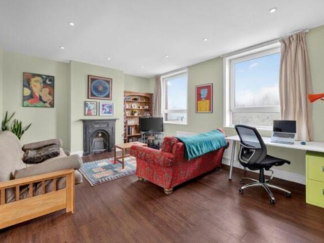 3 Bedroom Apartment Londres Greater London LS100854962