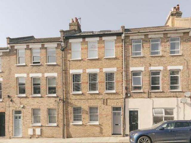 3 Bedroom Apartment Londres Greater London LS100988096