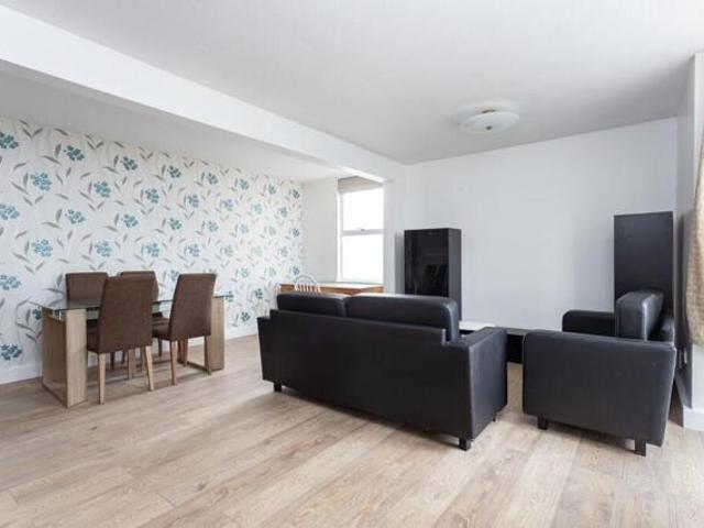 3 Bedroom Apartment Londres London 101191108