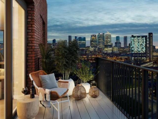 3 Bedroom Apartment Poplar London LS102596923