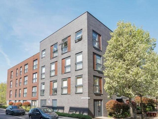3 Bedroom Apartment Stanmore Greater London 100881407