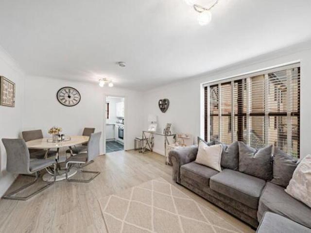 3 Bedroom Apartment Sawbridgeworth Hertfordshire 101100210