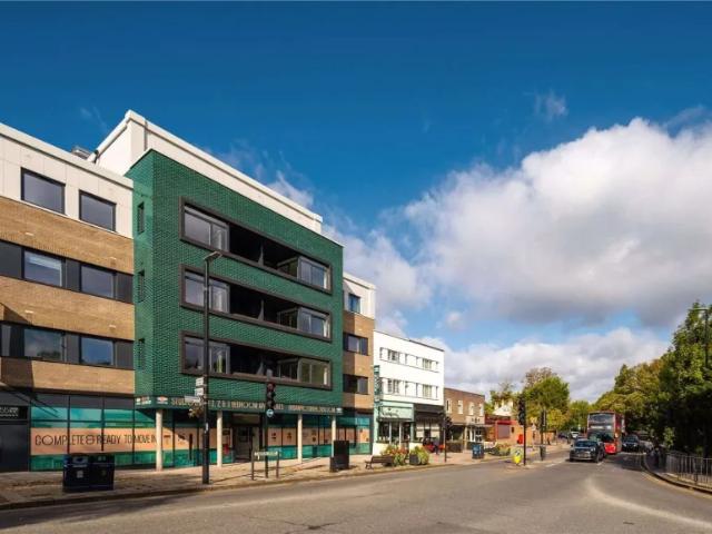3 Bedroom Apartment Sidcup London 102596528