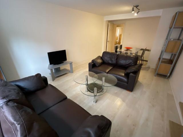 3 bedroom Apartment to let