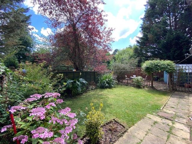 3 Bedroom Apartment To Let in London, SE4