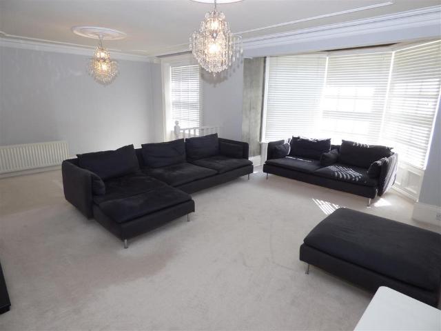 3 bedroom apartment to rent