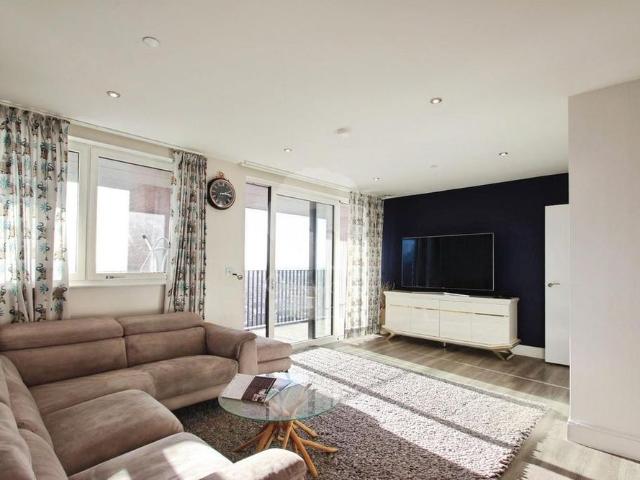 3 bedroom apartment to rent