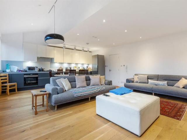 3 bedroom apartment to rent