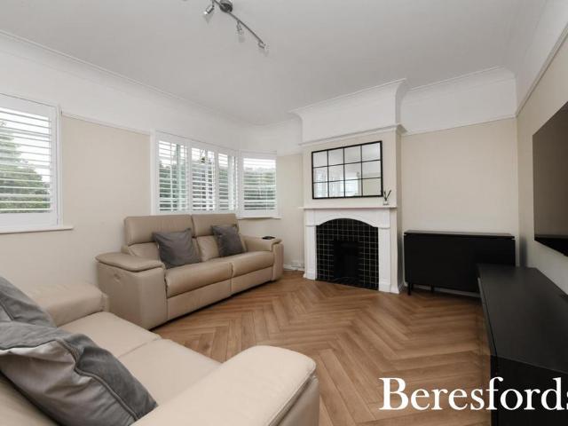 3 bedroom apartment to rent