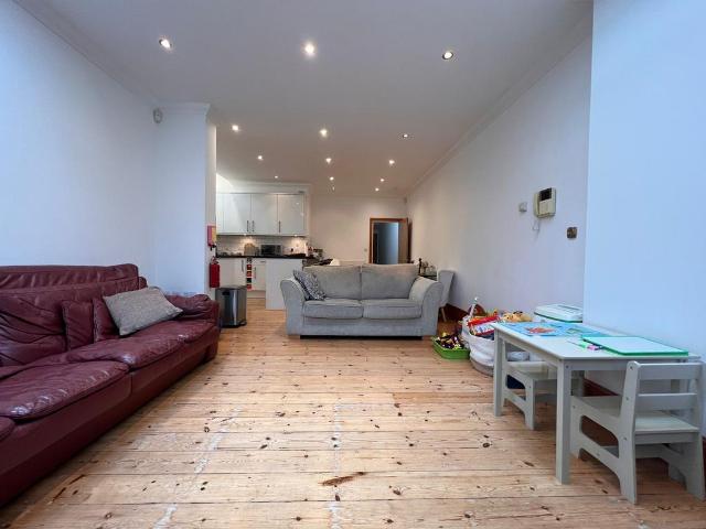 3 bedroom apartment to rent