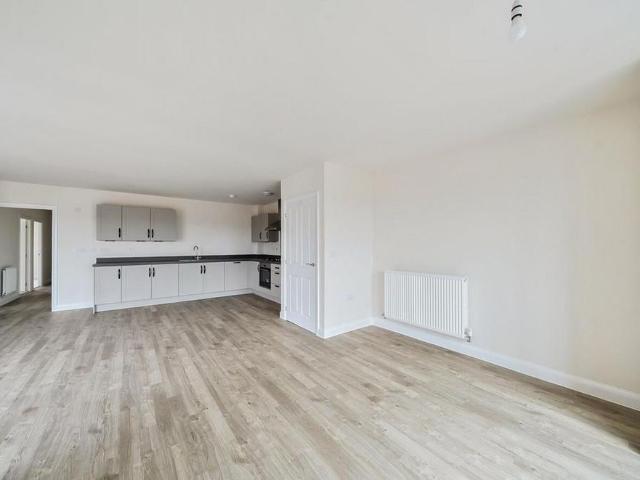 3 bedroom apartment to rent