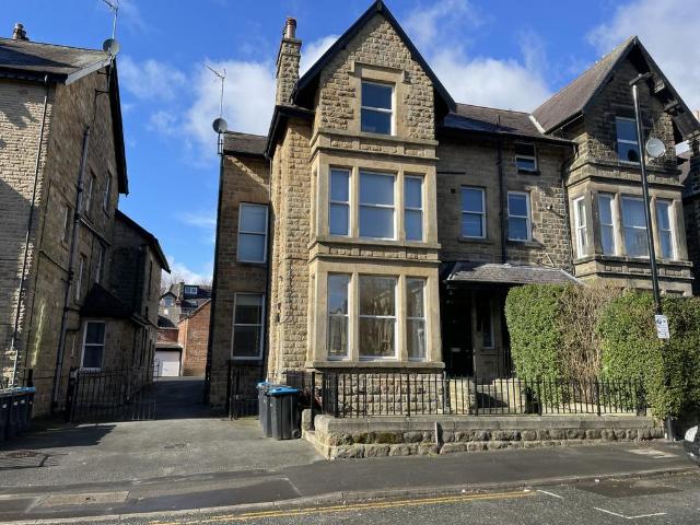 3 bedroom apartment to rent