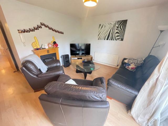 3 bedroom apartment to rent
