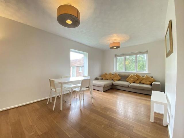 3 bedroom apartment to rent