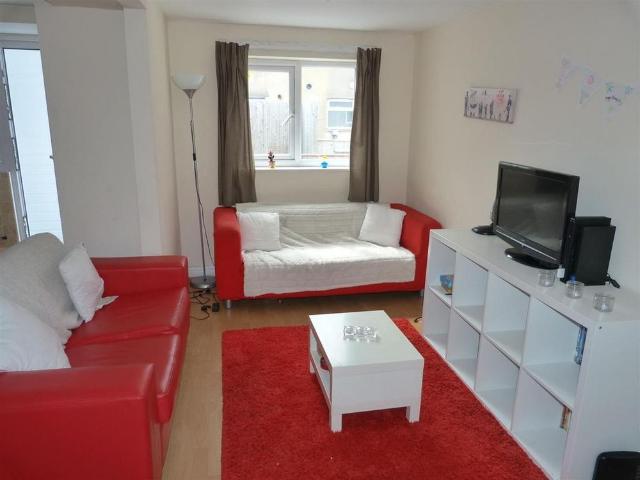 3 bedroom apartment to rent