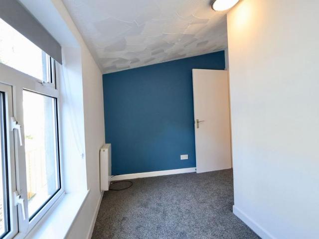 3 bedroom apartment to rent