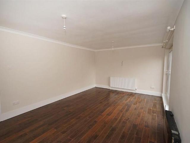 3 bedroom apartment to rent