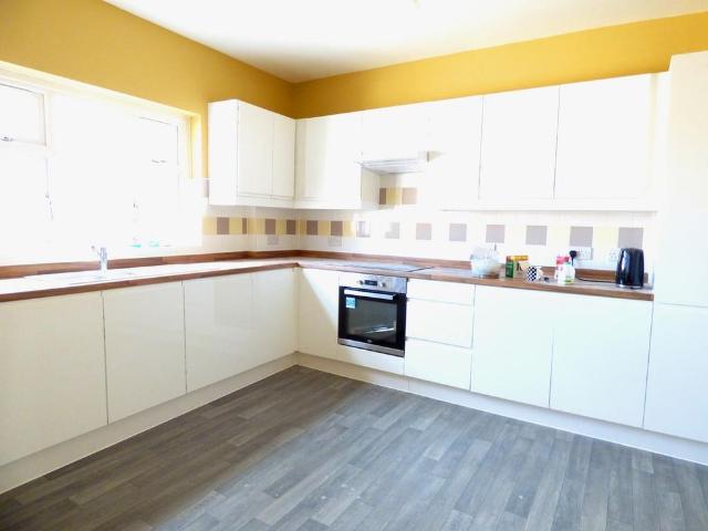 3 bedroom apartment to rent