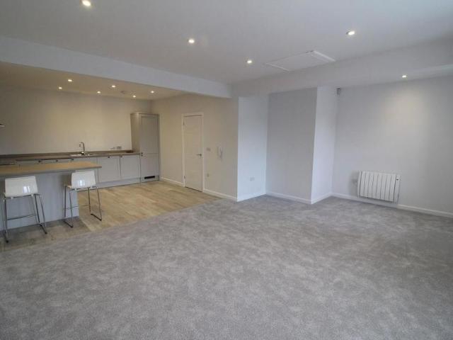 3 bedroom apartment to rent