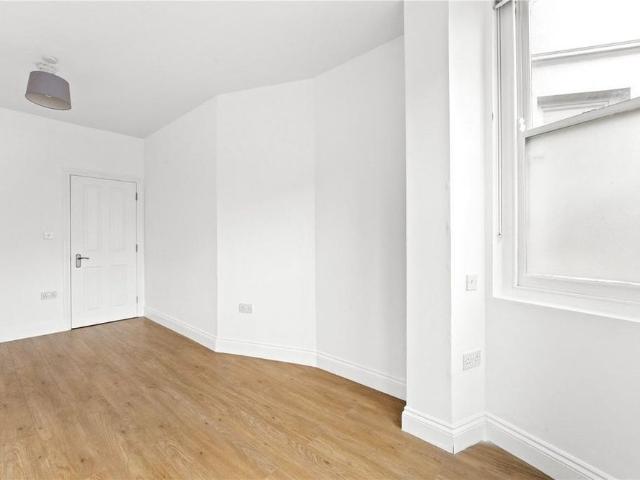 3 bedroom apartment to rent