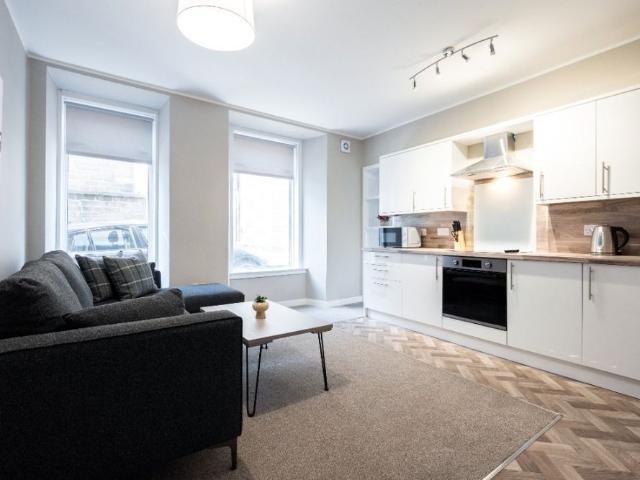 3 bedroom apartment to rent