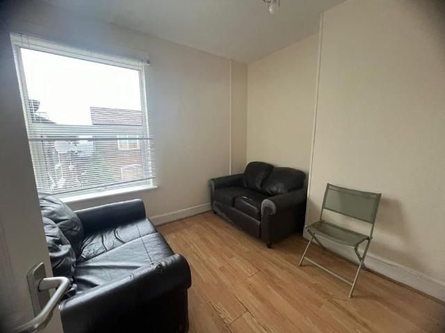 3 bedroom apartment to rent