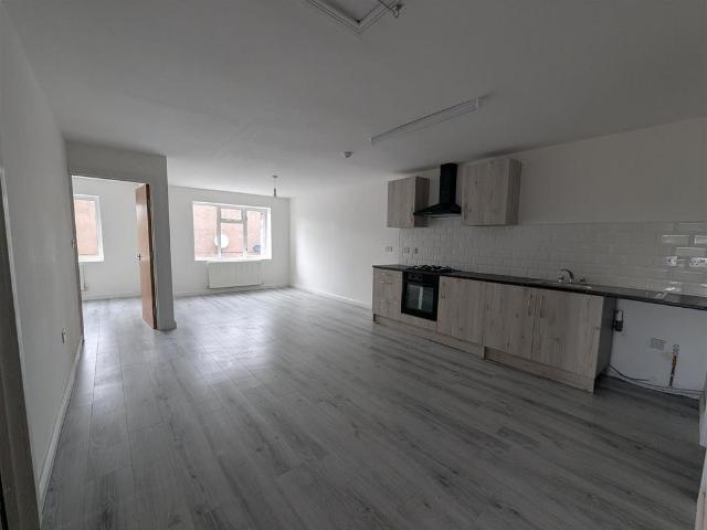 3 bedroom apartment to rent