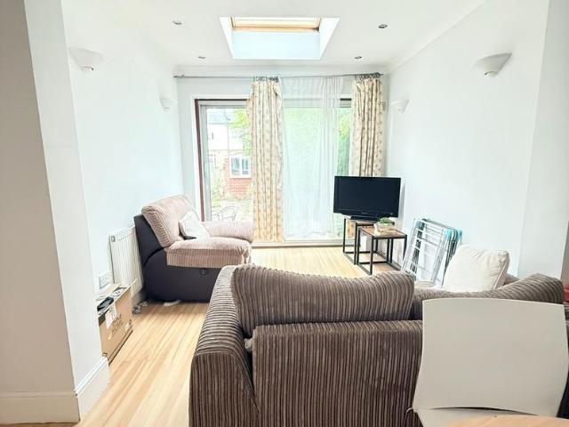 3 bedroom apartment to rent