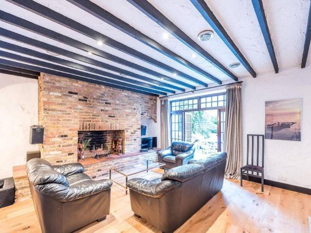 3 bedroom apartment to rent