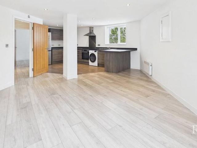 3 bedroom apartment to rent