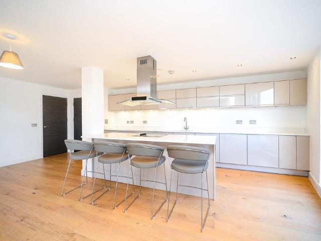 3 bedroom apartment to rent