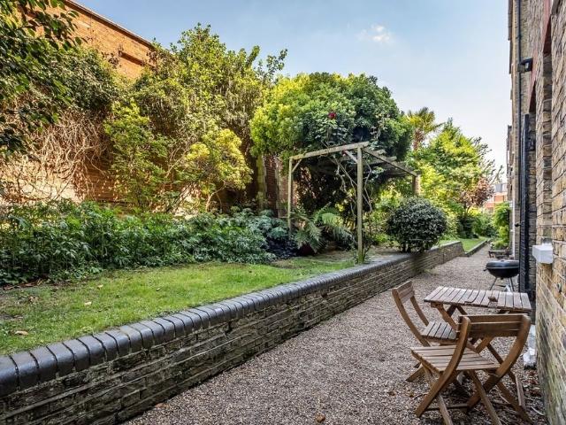 3 bedroom apartment to rent