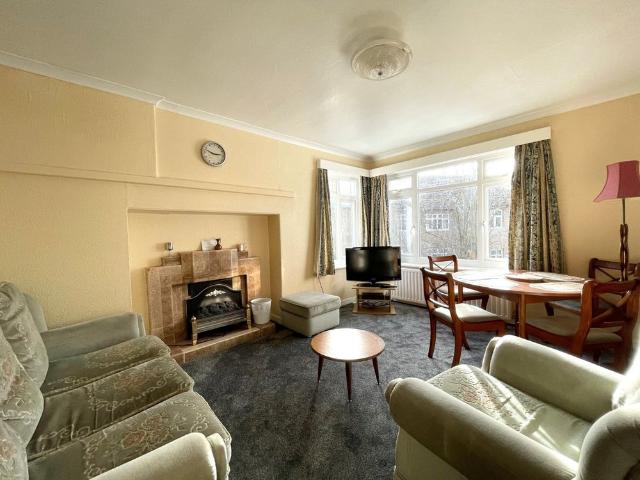 3 bedroom apartment to rent