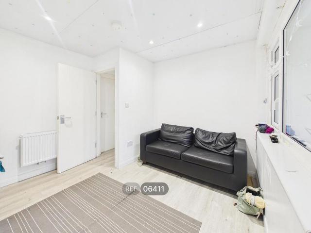 3 bedroom apartment to rent