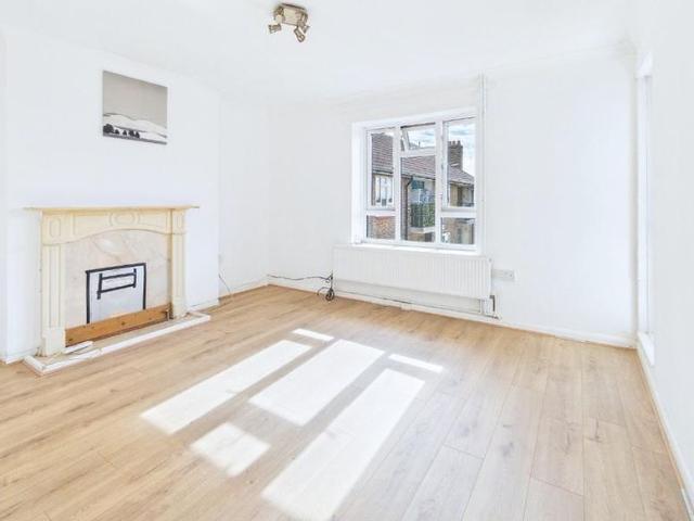 3 bedroom apartment to rent
