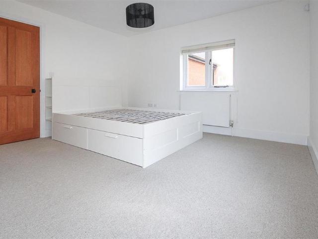 3 bedroom apartment to rent