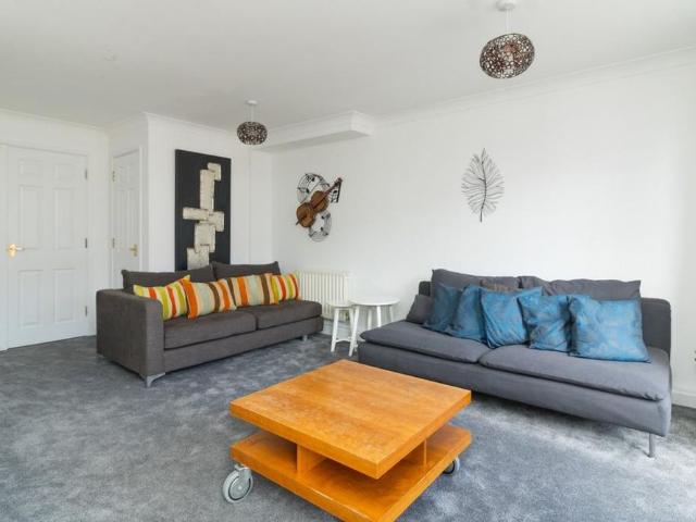 3 bedroom apartment to rent