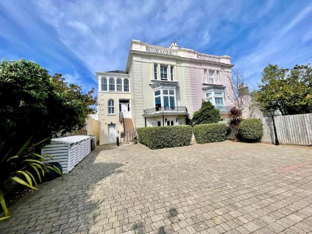 3 bedroom apartment to rent