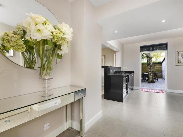 3 bedroom apartment to rent