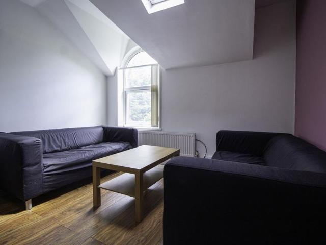 3 bedroom apartment to rent