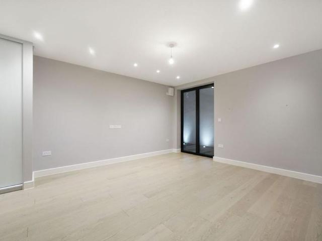 3 bedroom apartment to rent