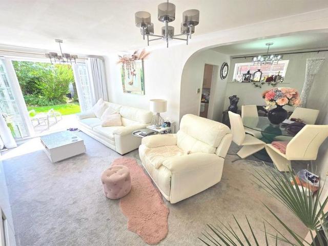 3 bedroom apartment to rent