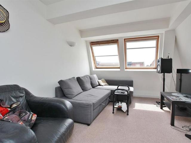 3 bedroom apartment to rent