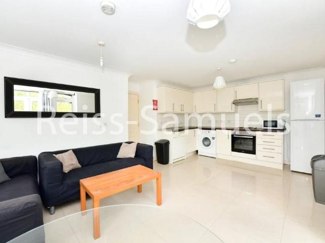 3 bedroom apartment to rent