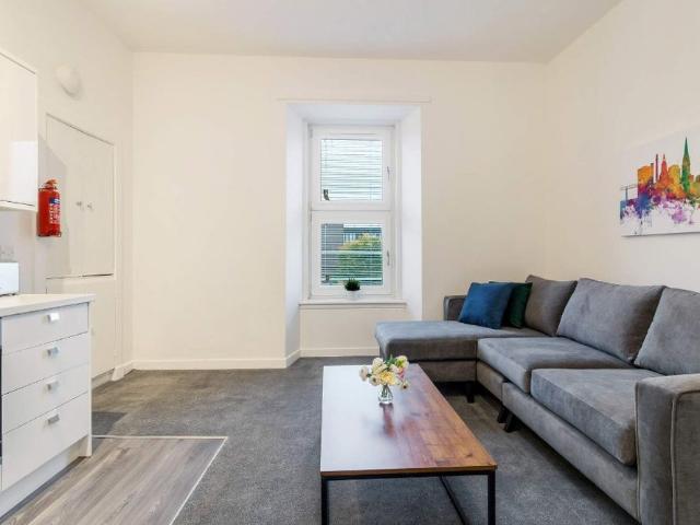 3 bedroom apartment to rent