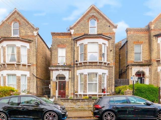 3 bedroom apartment to rent