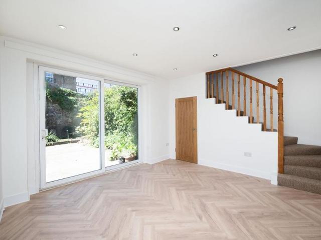 3 bedroom apartment to rent