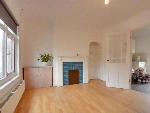 3 bedroom apartment to rent