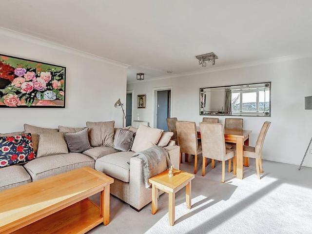 3 bedroom apartment to rent